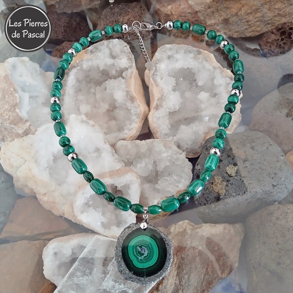 Nouvelle Réalisation d'un Collier en Malachite du Congo Grade 2A ...