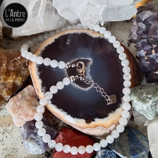 Réalisation d'un Ras de Cou en Pierre de Lune Arc en Ciel du Sri Lanka ...